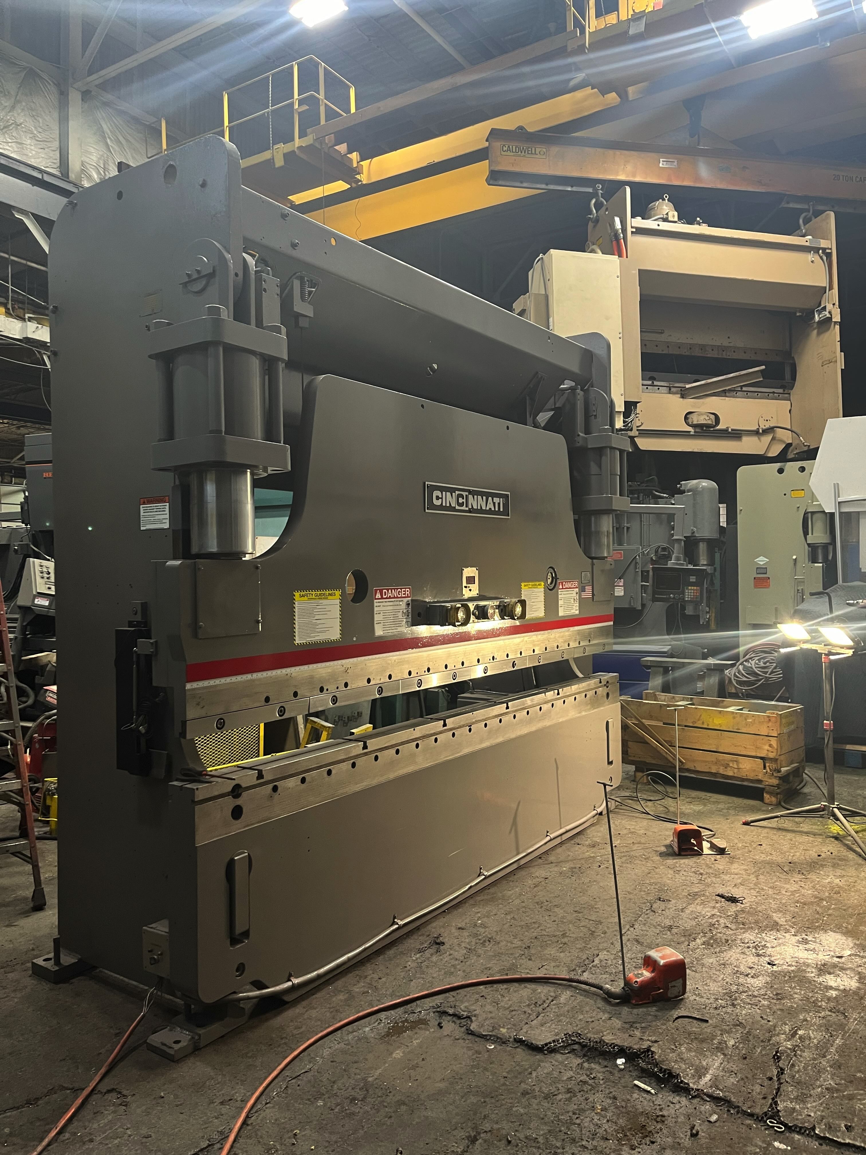 Press Brake: 230 Ton X 12' Cincinnati 230FM Hydraulic Press Brake