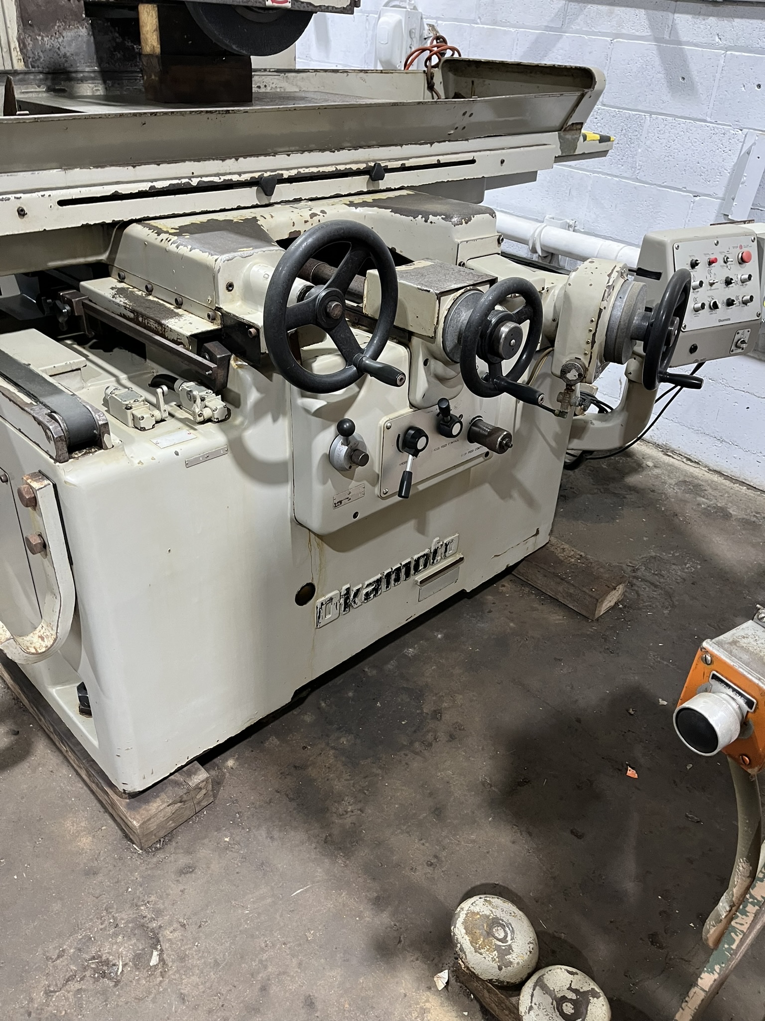 Grinders: Okamoto 1632N Hydraulic Surface Grinder