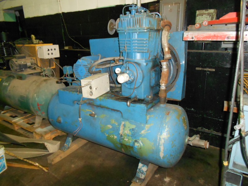 Air Compressors: Quincy Model 390 Size 5 X 4 X 4 Air Compressor